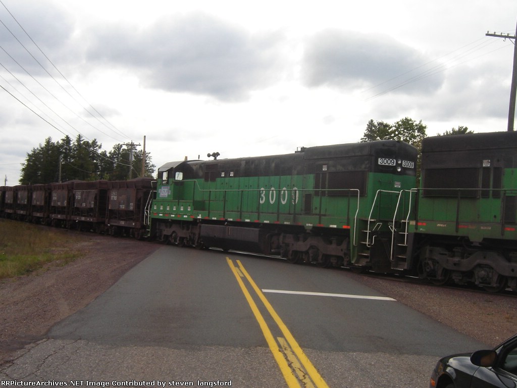 LS&I engine # 3009 LEAVEING THE YARD